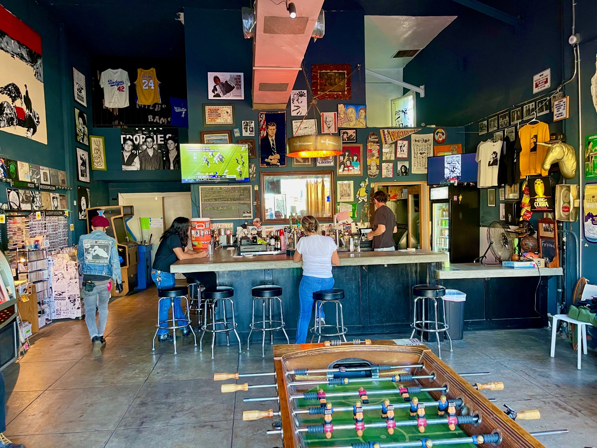 The Eight Best Punk Bars and Venues in Los Angeles ~ L.A. TACO