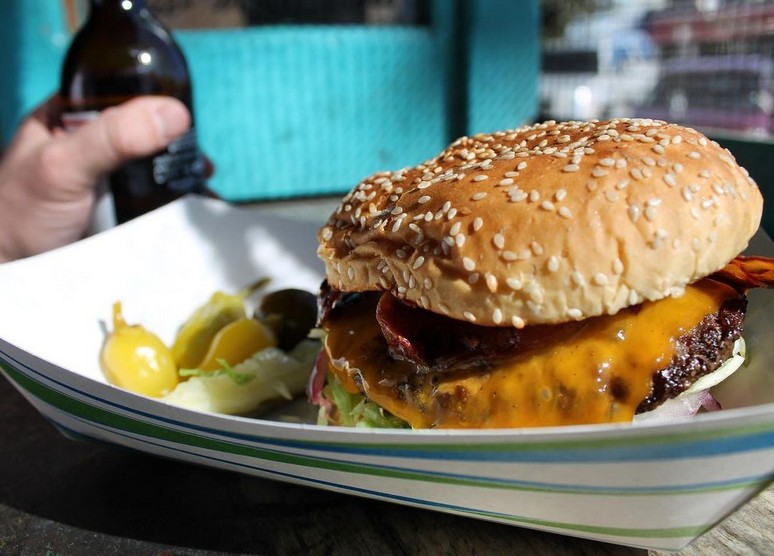 The 34 Best 'Hood Burgers In Los Angeles ~ L.A. TACO