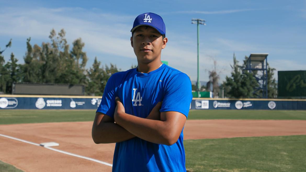 The Dodgers' Newest Addition Is a Right-Handed 16-Year-Old From Guanajuato Already Throwing 92 ...