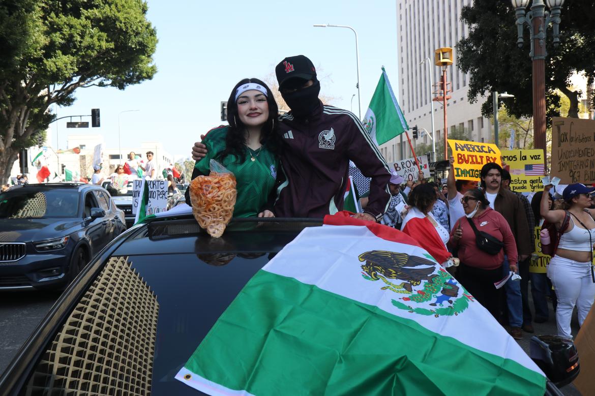 Thousands Marched On Downtown L.A. and Shut Down The 101 Freeway To ...