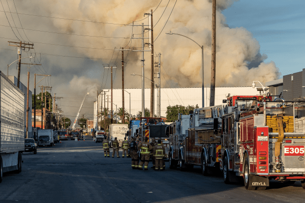 Smoke From The Lineage Logistics Fire Continues To Pollute L.A. ~ L.A. TACO