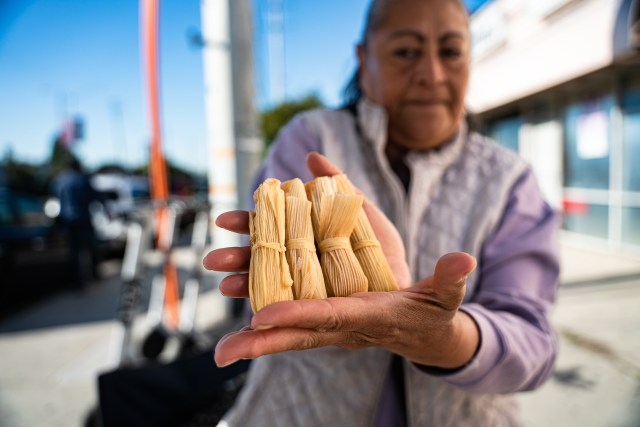 The Tiniest Tamales in the World are Found in the Streets of Los ...